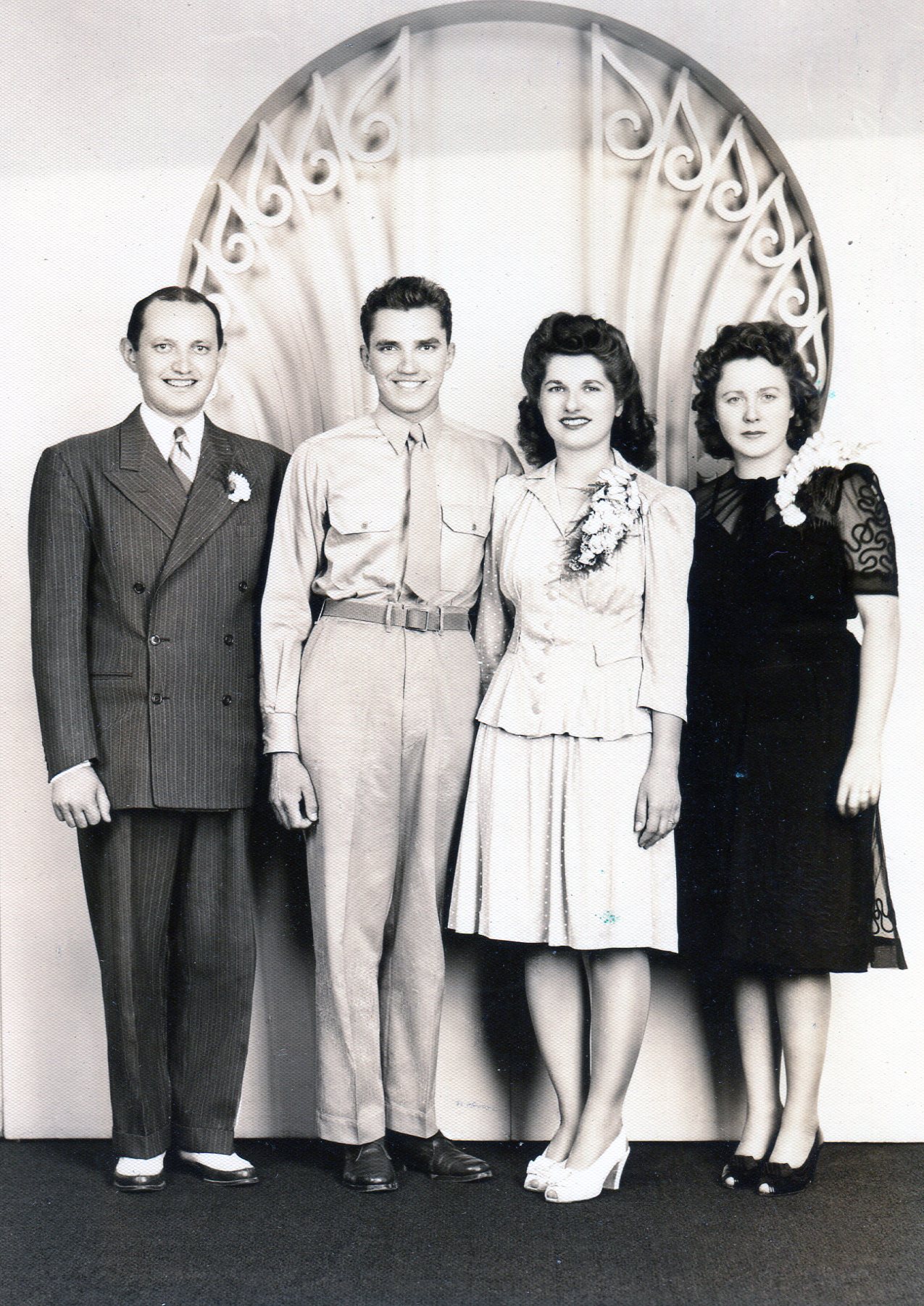 1942 World War II Wedding Party – Vintage Brides
